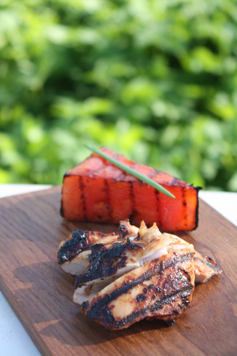 Grillitud arbuusilõik mahlase broilerikintsulihaga | Rannamõisa ...