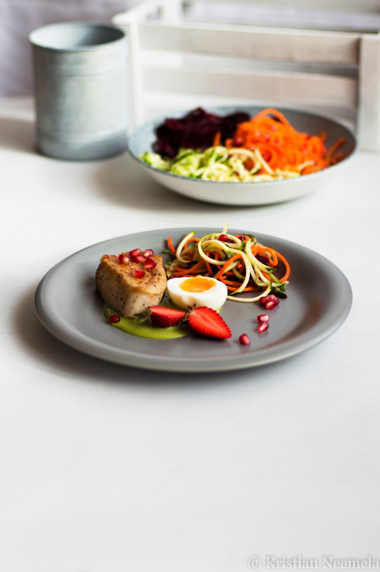 Hõrk kalkuni rinnafilee köögiviljasalati ja viinamarja ...